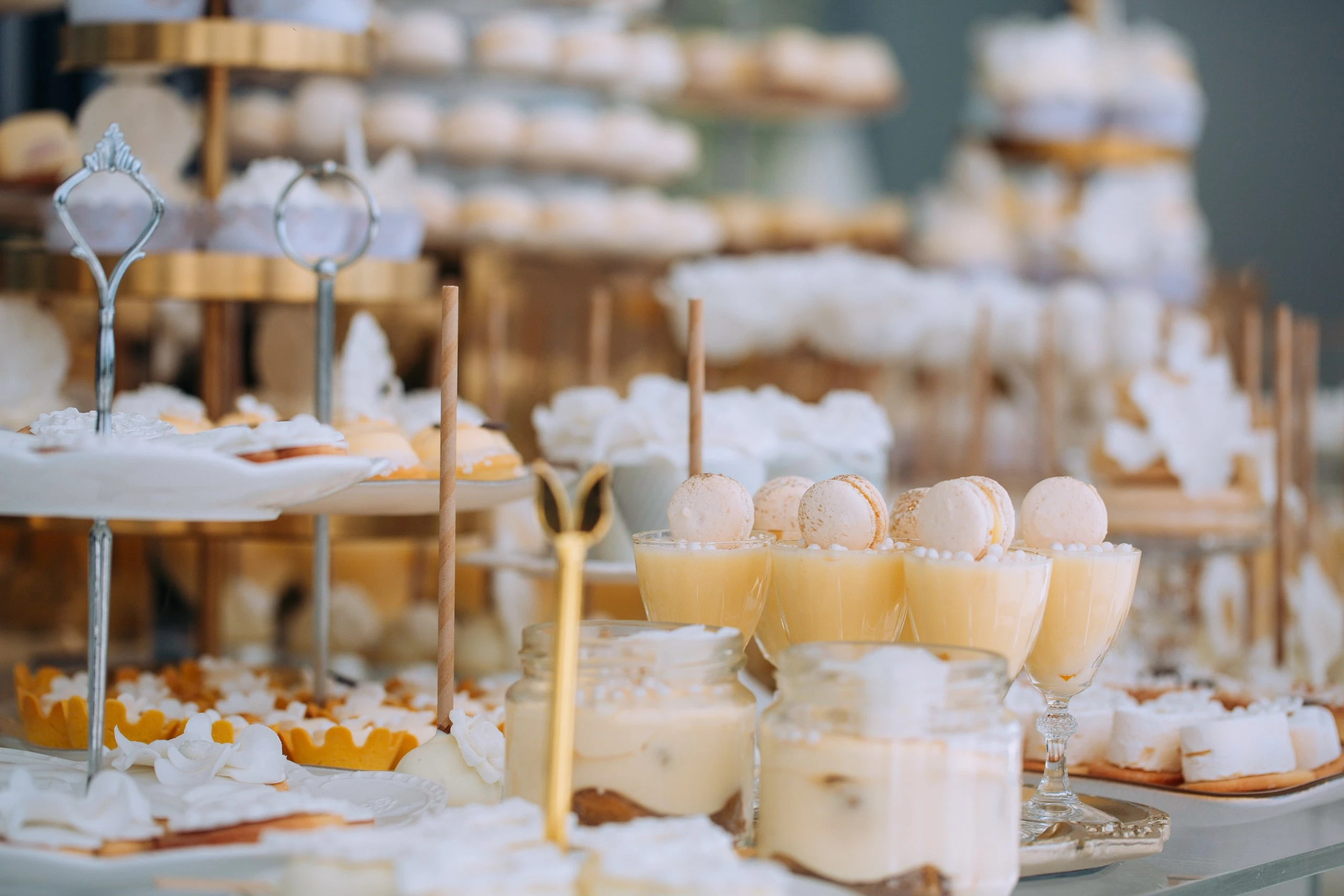 CANDY BAR DESIGN WHITE