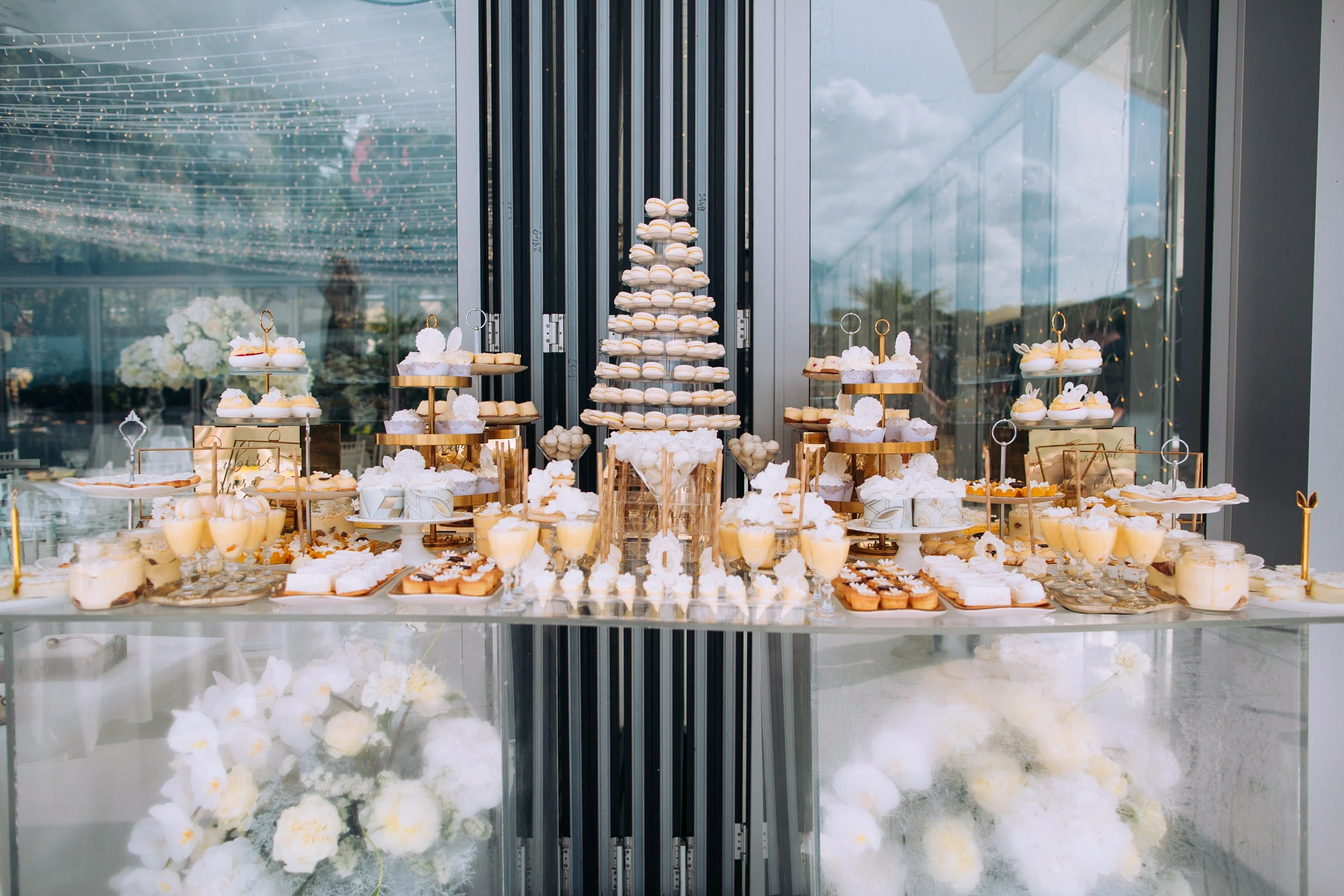 CANDY BAR DESIGN WHITE