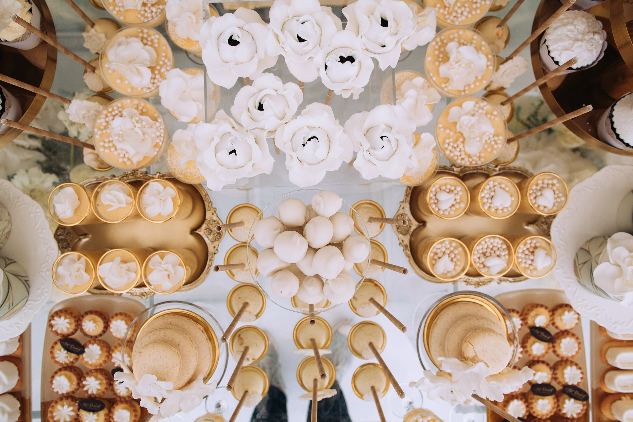 CANDY BAR DESIGN WHITE