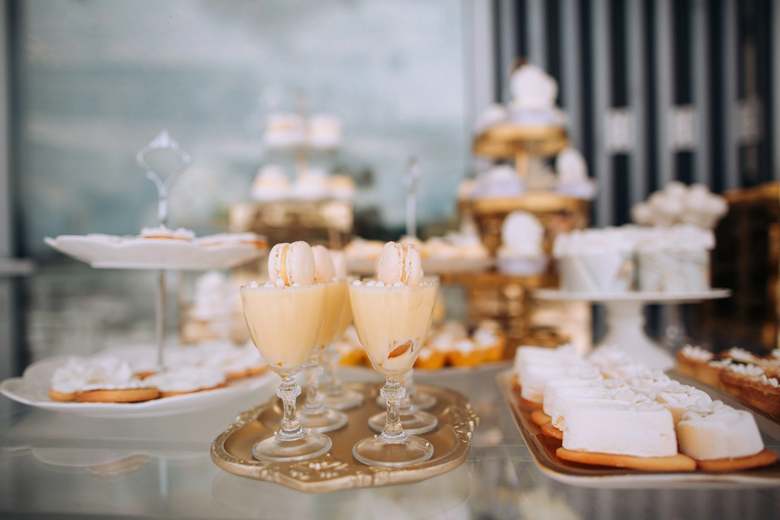 CANDY BAR DESIGN WHITE