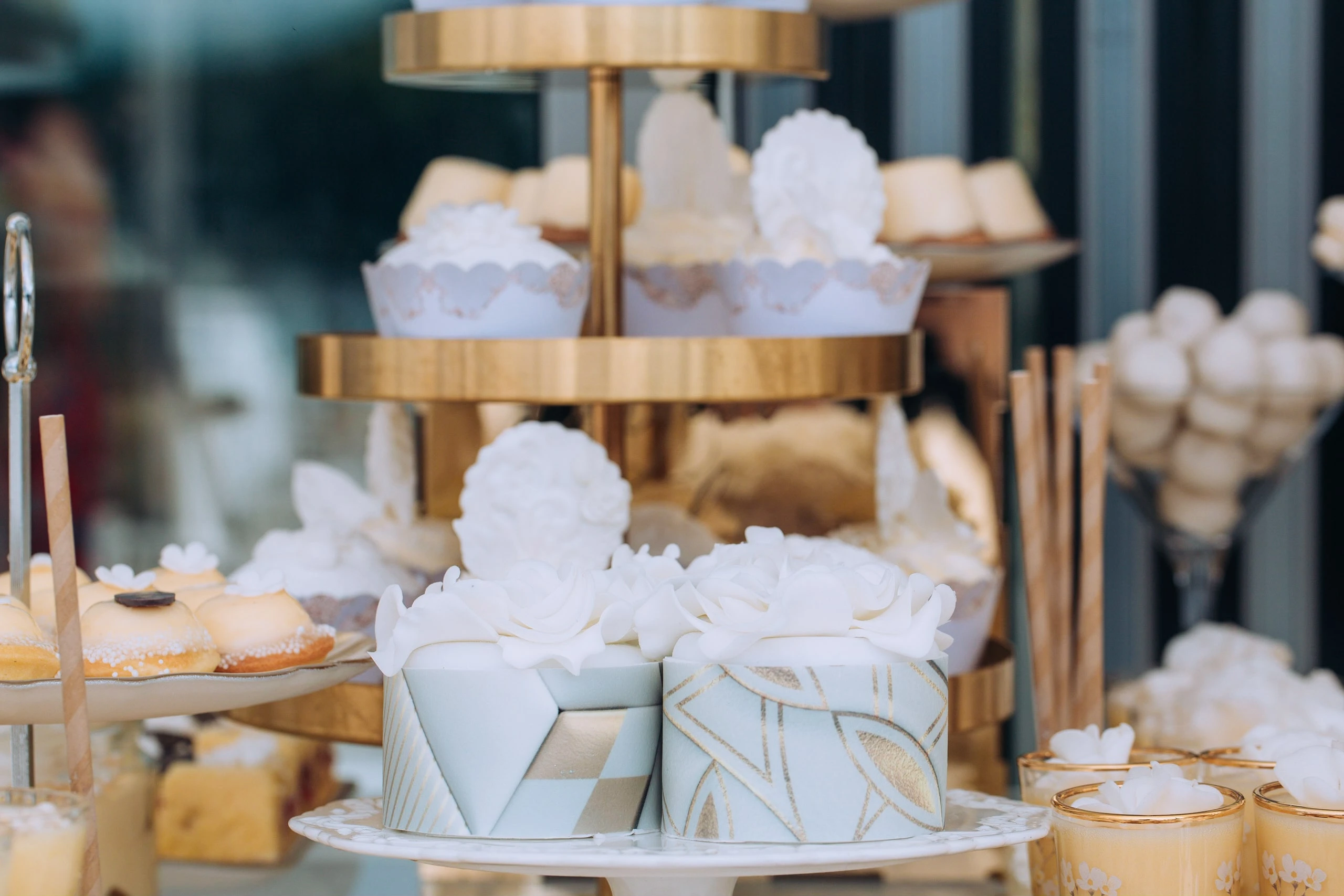 CANDY BAR DESIGN WHITE