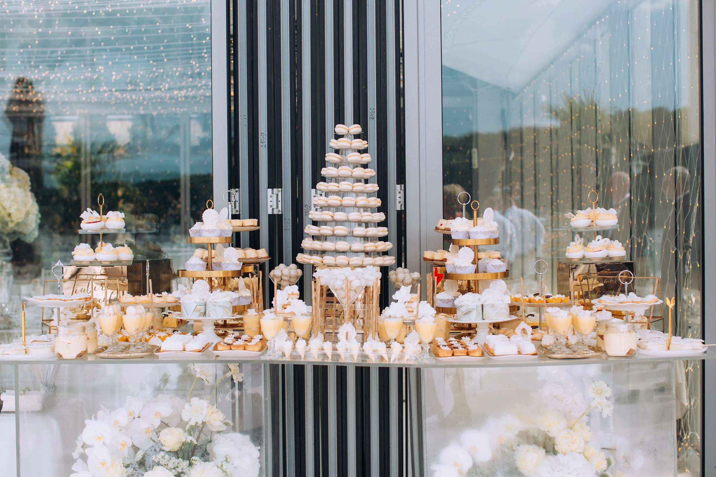 CANDY BAR DESIGN WHITE