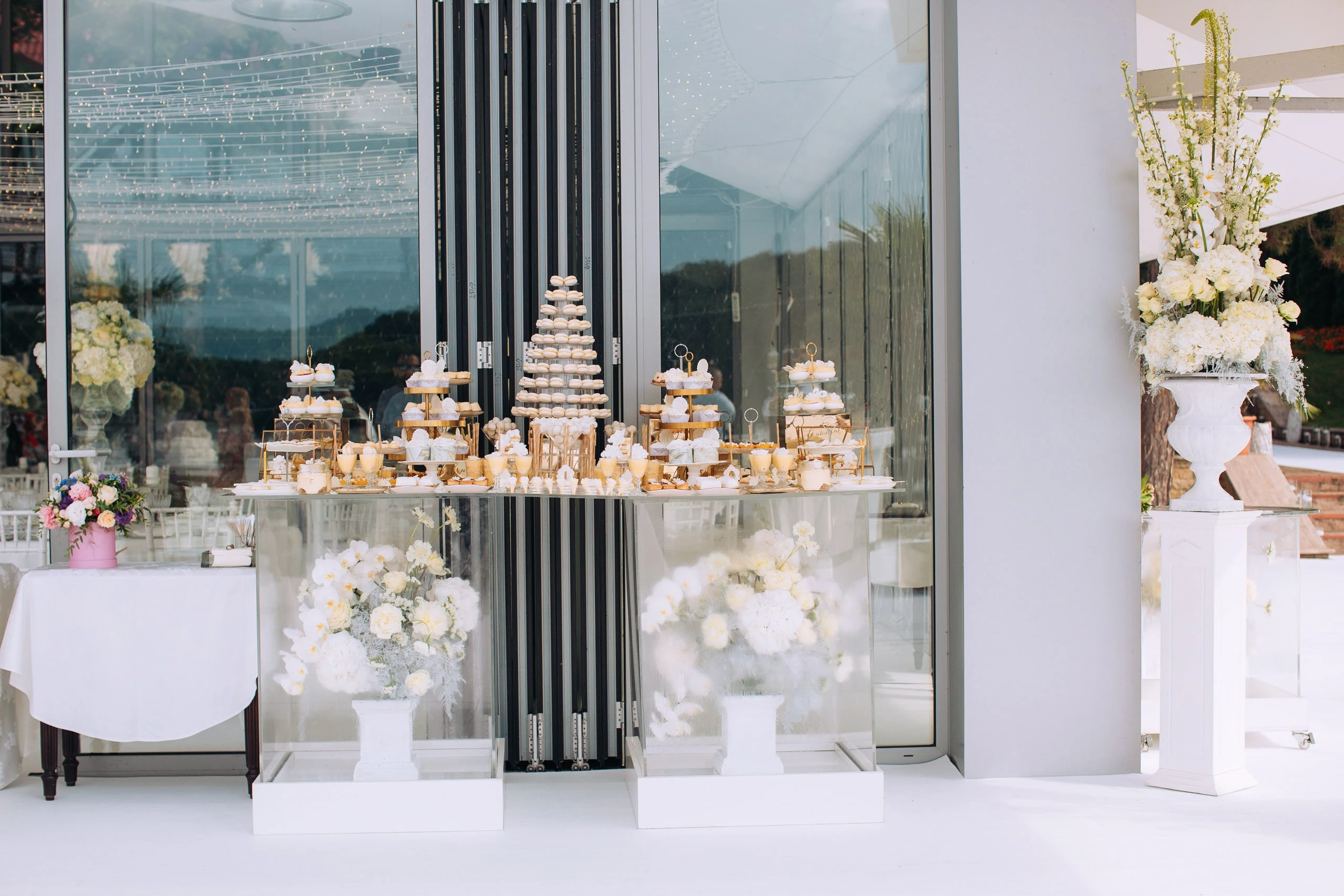 CANDY BAR DESIGN WHITE